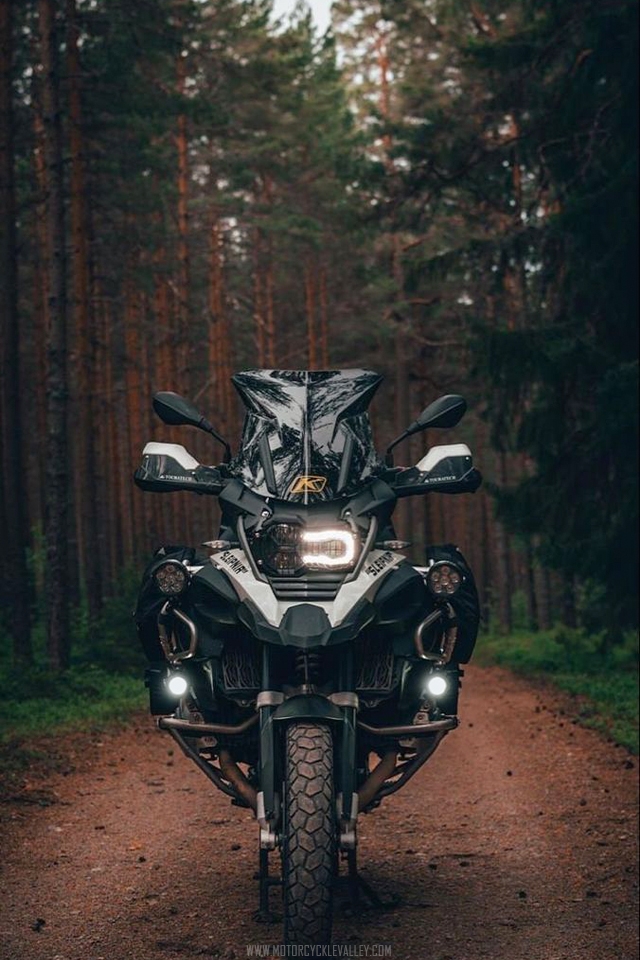 BMW R 1250 GS Adventure Wallpaper | 4K | HD | Free Download