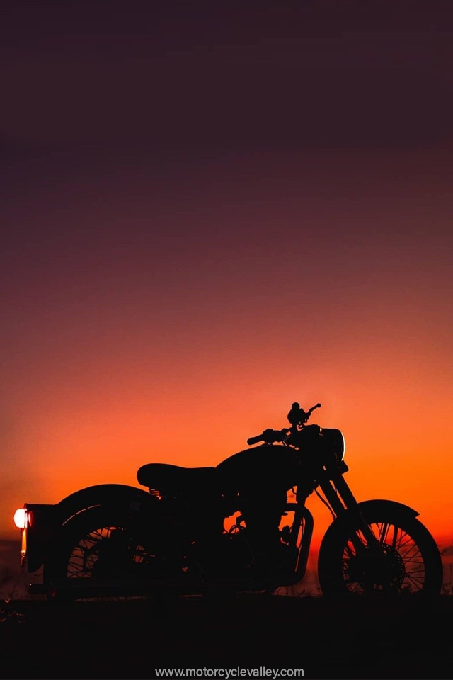 Royal Enfield Classic 350 Wallpaper | 4K | HD | Free Download