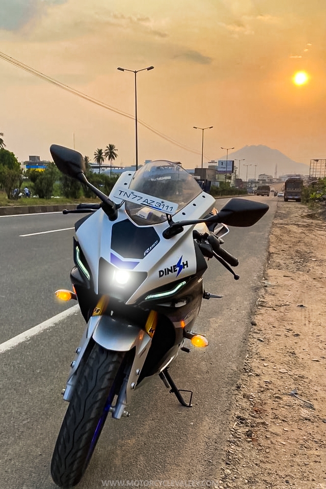 Yamaha R15 Wallpapers Hd