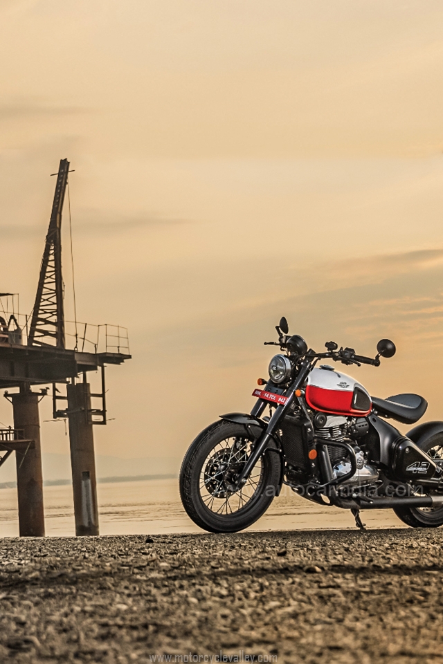 Jawa 42 Bobber Wallpaper | 4K | HD | Free Download