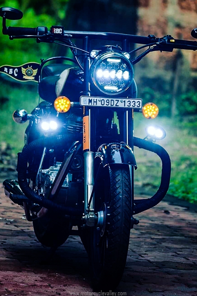 Jawa 42 Bobber Wallpaper | 4K | HD | Free Download