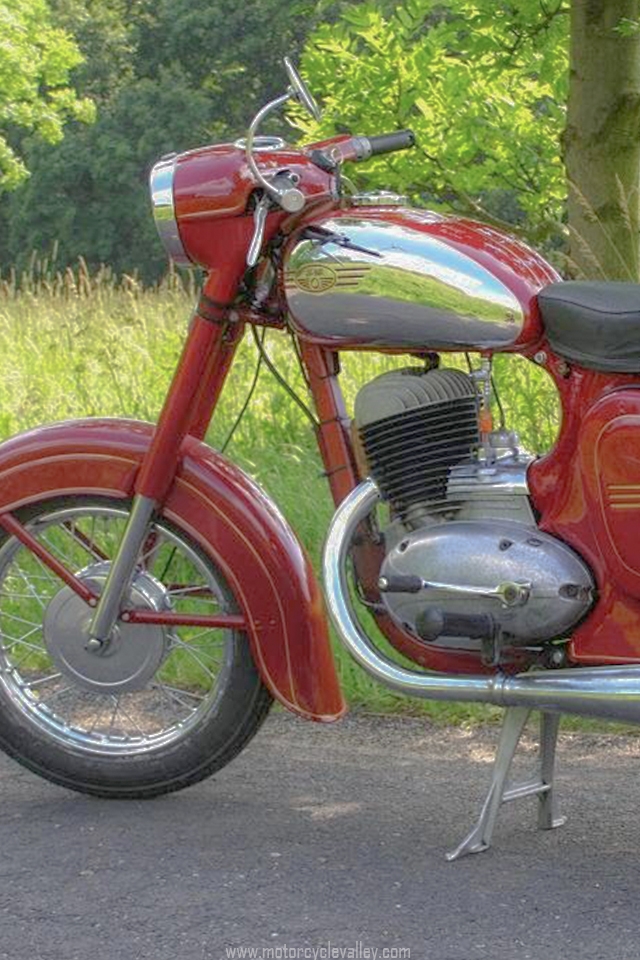 Jawa 42 Bobber Wallpaper | 4K | HD | Free Download