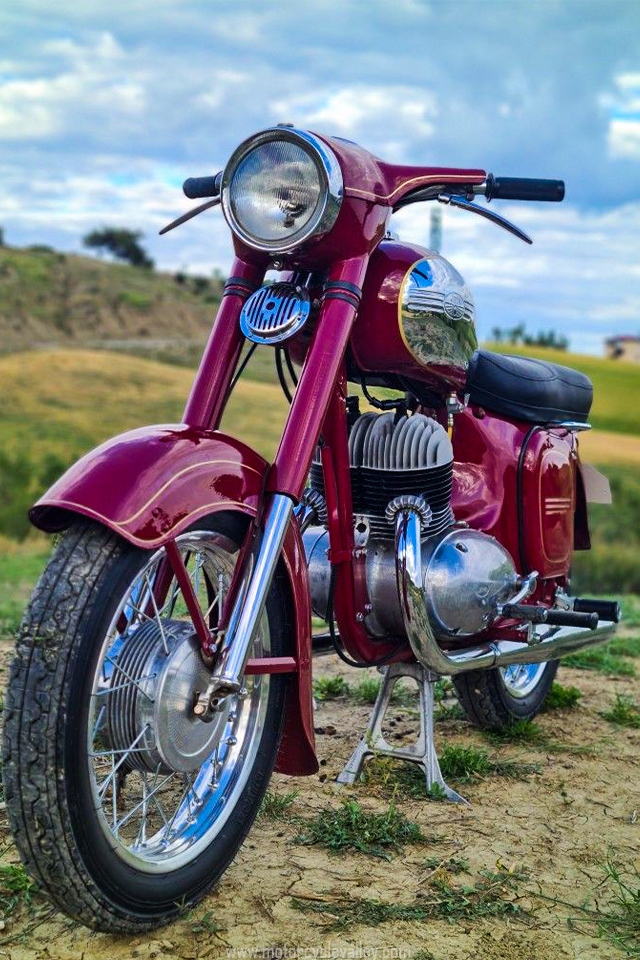 Jawa 42 Bobber Wallpaper | 4K | HD | Free Download