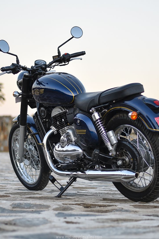 Jawa 42 Bobber Wallpaper | 4K | HD | Free Download