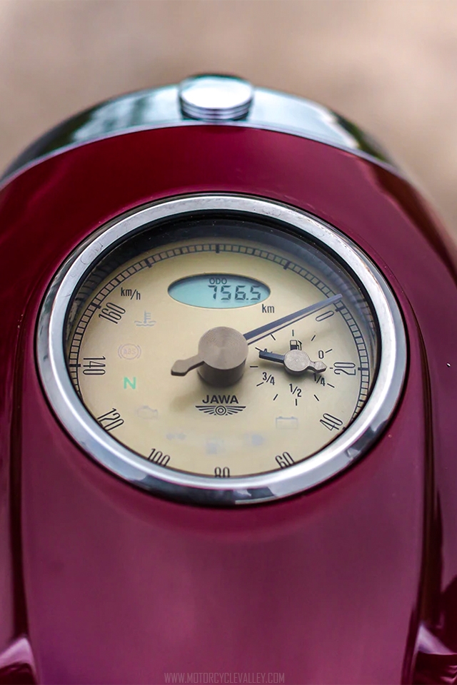 Jawa 42 Bobber Wallpaper | 4K | HD | Free Download