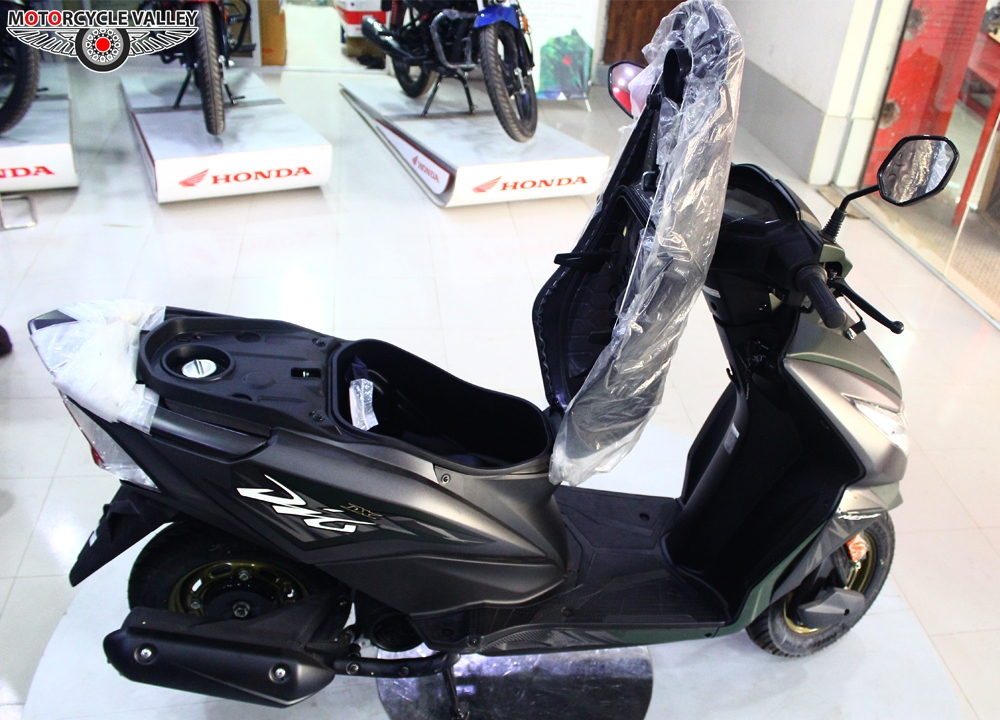 Dio Photo Gallery . All kind of Honda Dio Images