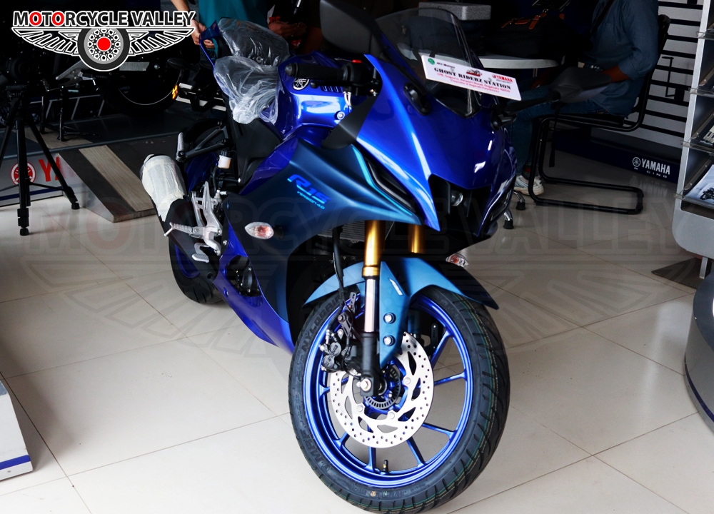 R15 V4 Photo Gallery . All kind of Yamaha R15 V4 Images