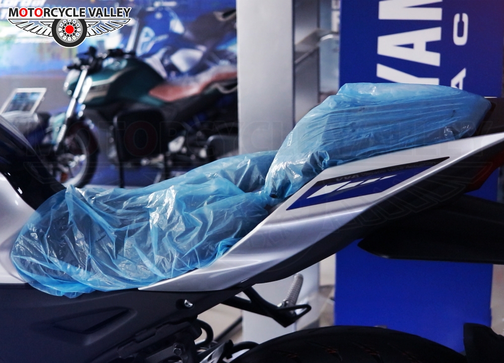 R15M Photo Gallery . All kind of Yamaha R15M Images