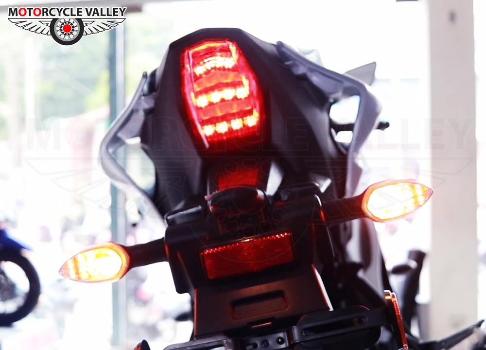 R15M Photo Gallery . All kind of Yamaha R15M Images